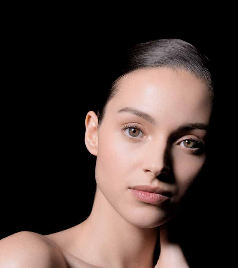 Clarins Precious. Tan único como tú. Nuestro tratamiento excepcional ...
